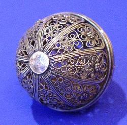 Antique 17th Century Silver Wire-Work Pomander - Daniel Bexfield Antiques.